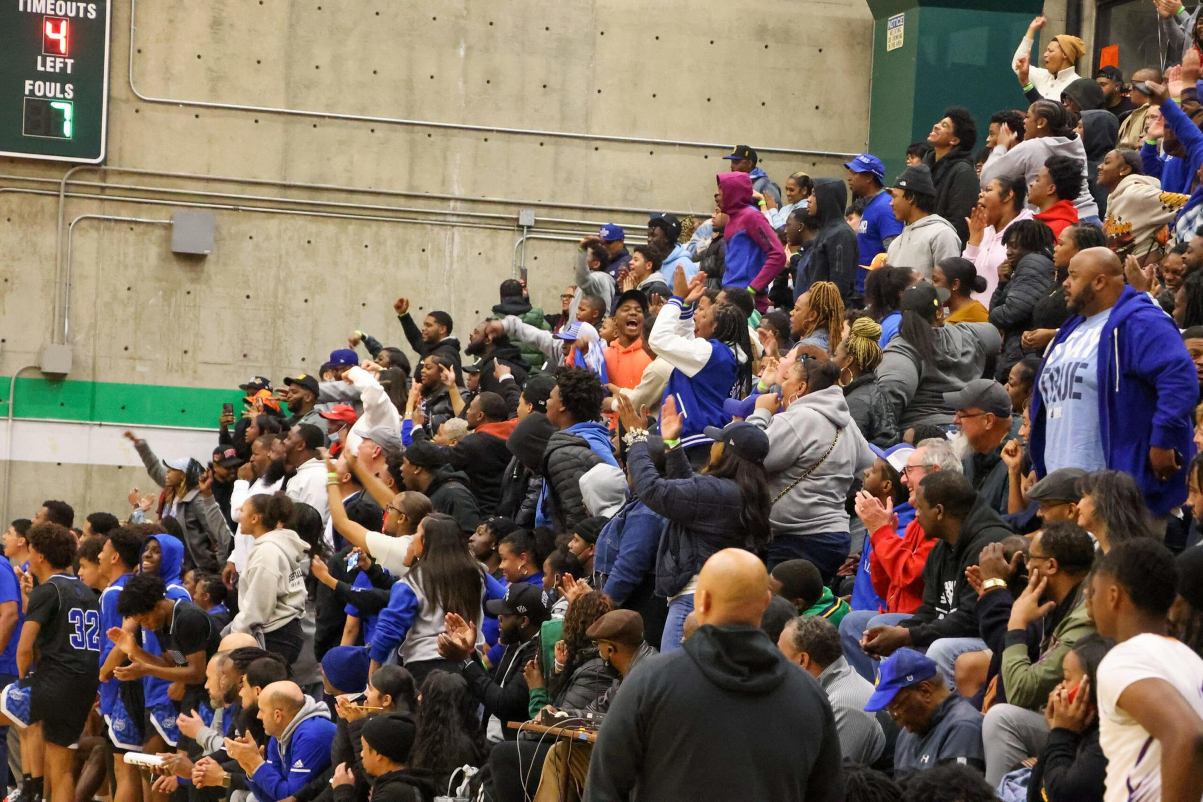 Overflow crowd fills gym for all-Oakland basketball championship