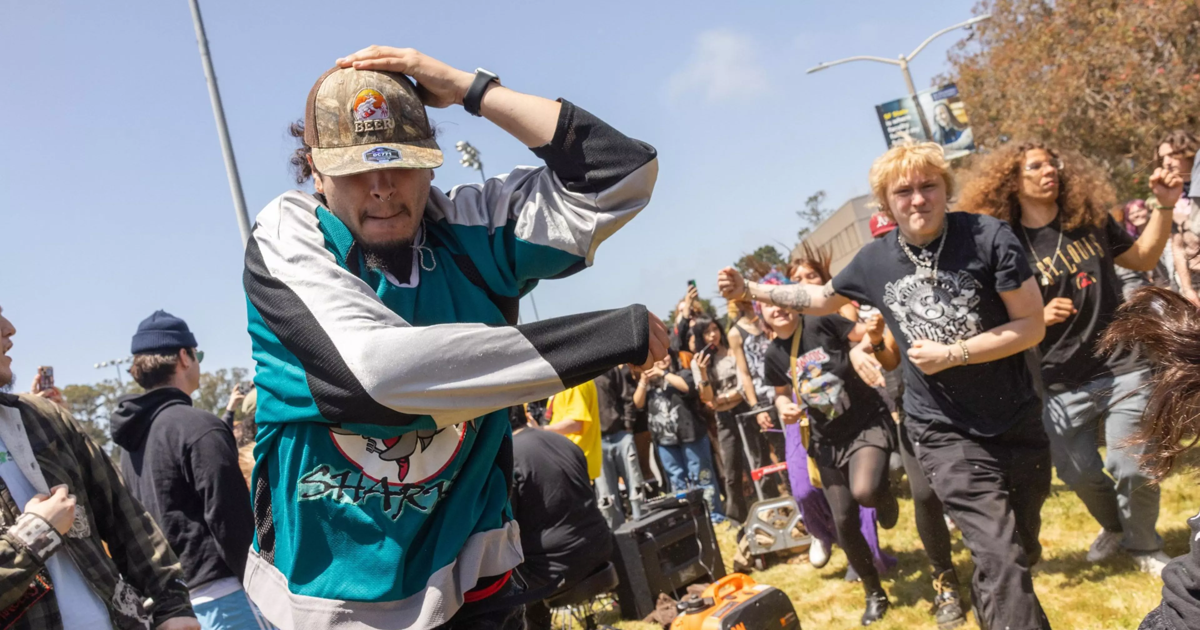 ‘I’m trying to hear Charlie’: Punk show drowns out Charlie Kirk rally ...