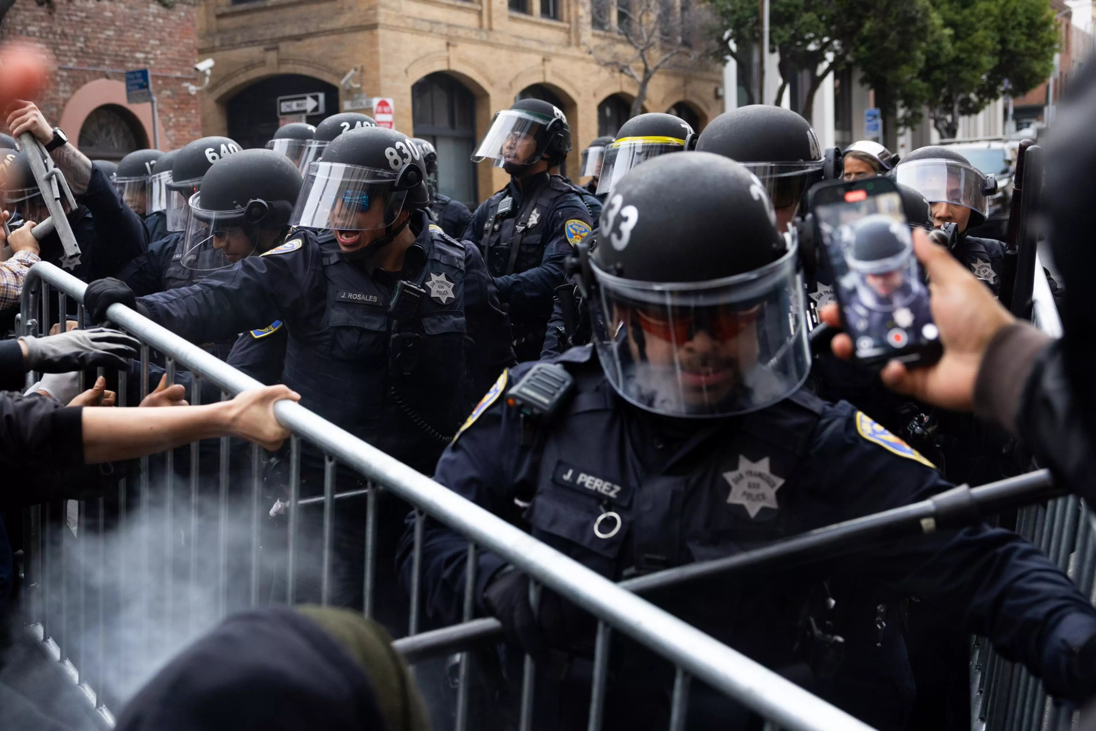 ICE protest descends into chaos with 154 arrested in San Francisco
