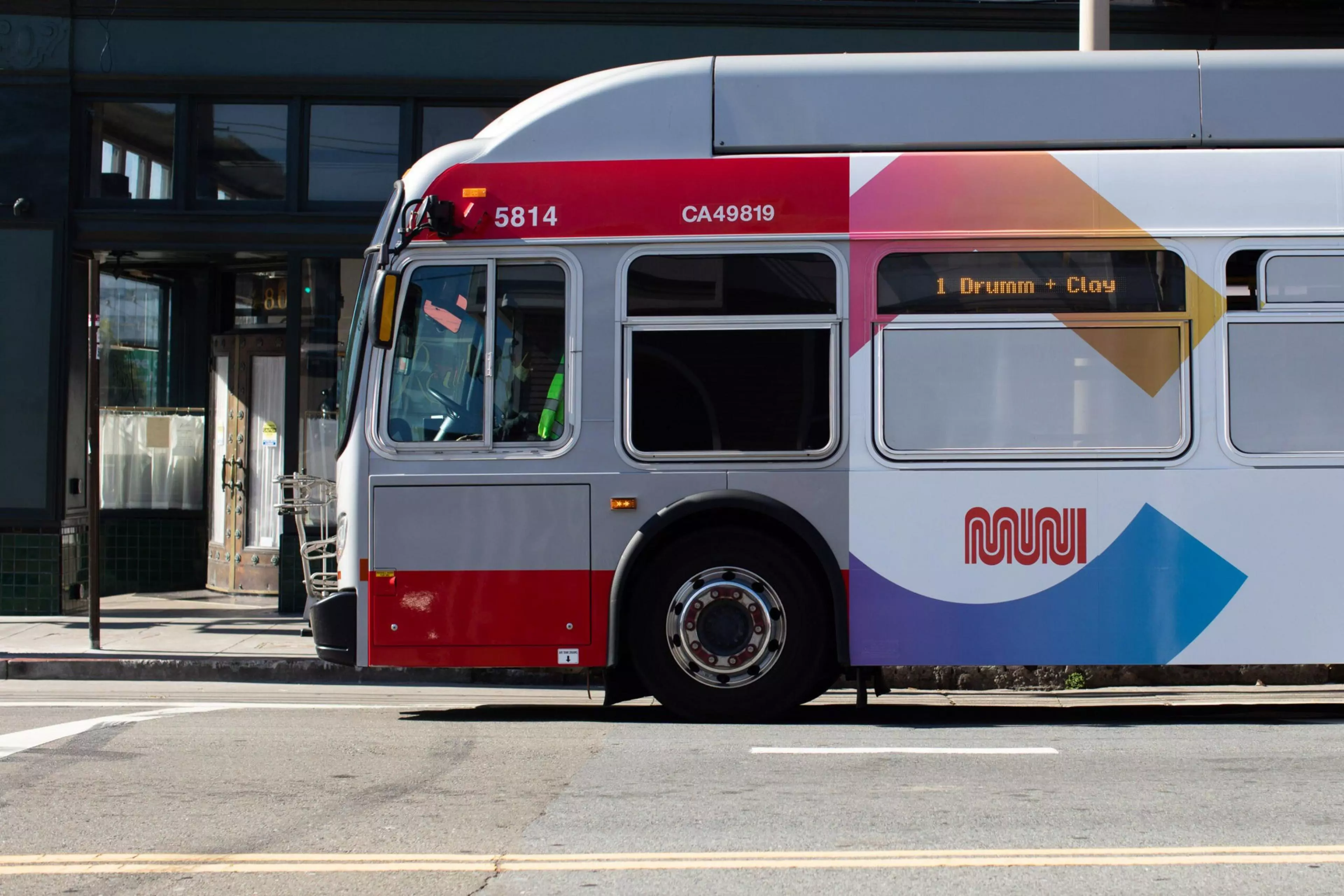 Muni bus driver attacked with fire extinguisher in hijacking
