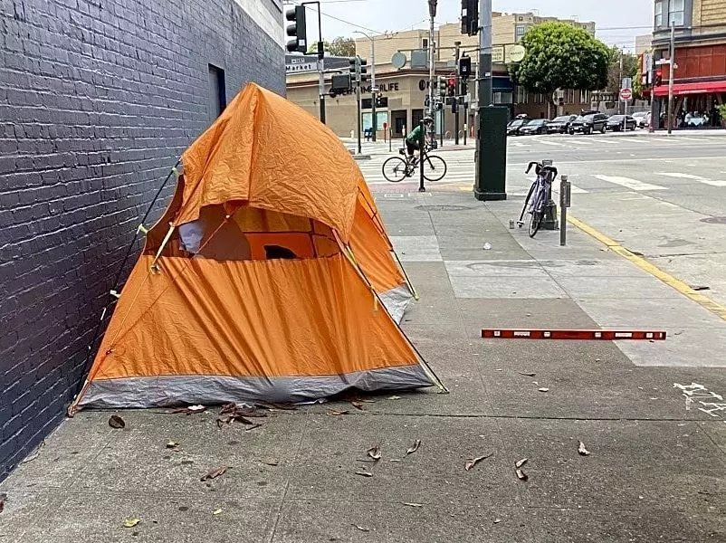 To answer homeless 311 complaints, officials wield a new tool: a 4-foot ...