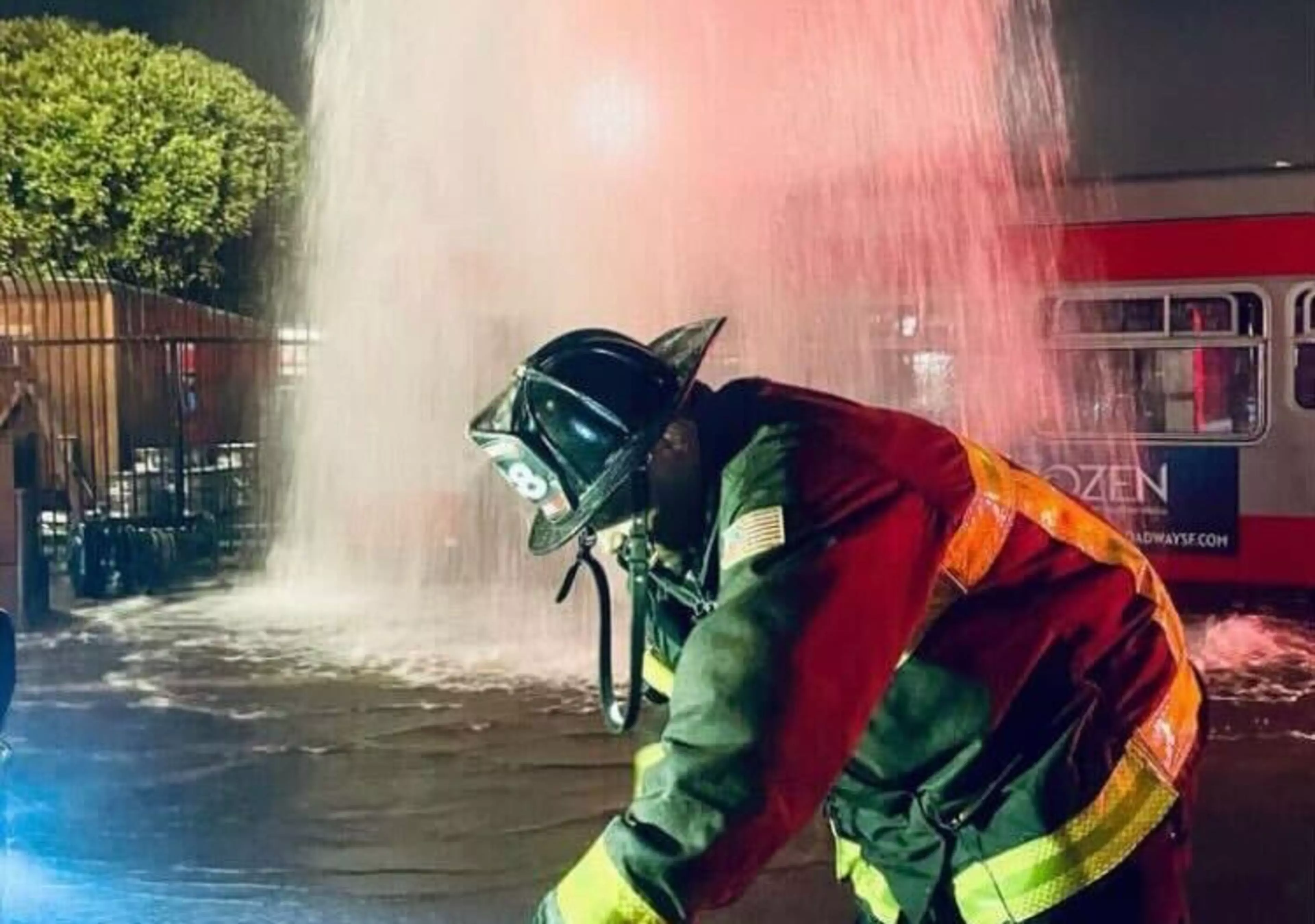 Muni bus takes out fire hydrant, soaks Fisherman’s Wharf street