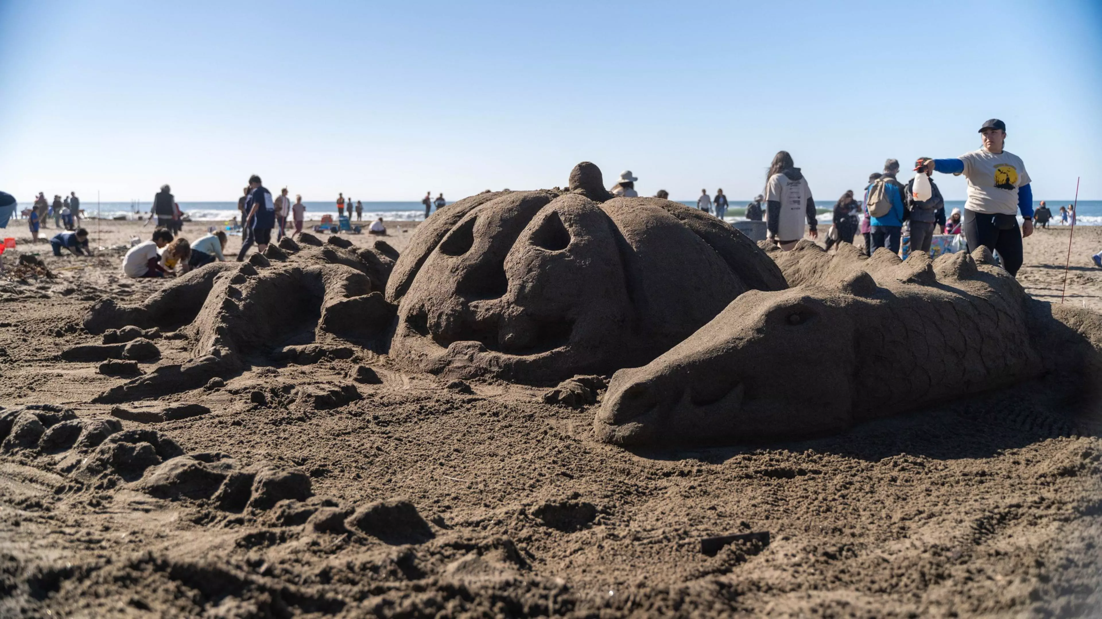 School holds sandcastle contest fundraiser at San Francisco’s Ocean ...