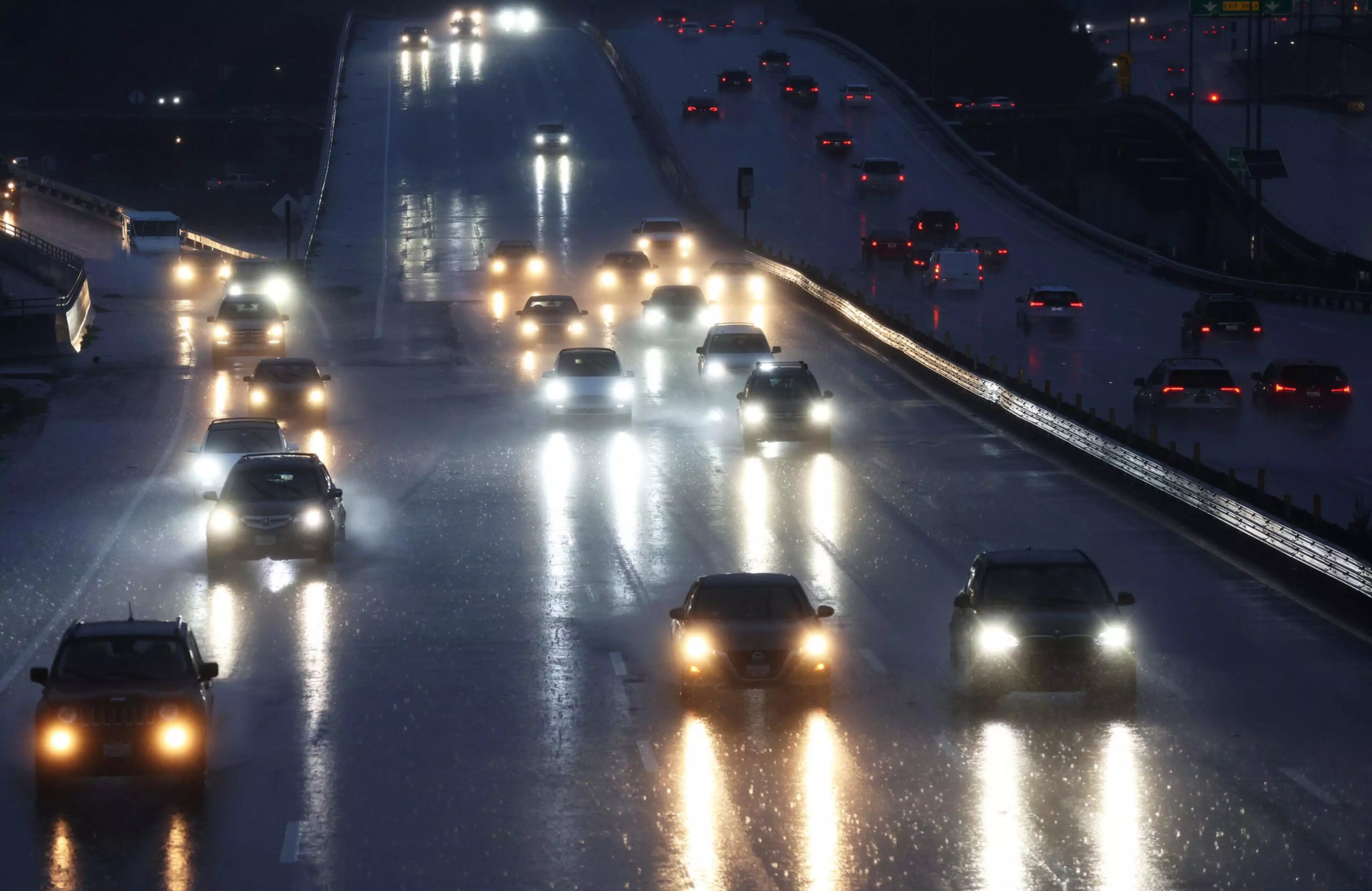 Tolling begins on stretch of Highway 101’s new express lanes