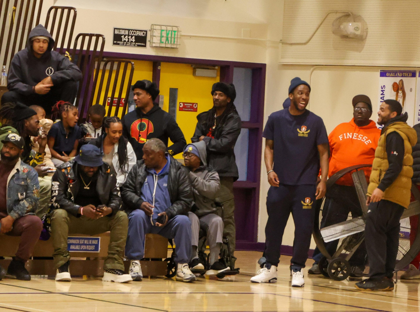 NFL stars watch Oakland and SF champs battle in state basketball playoffs