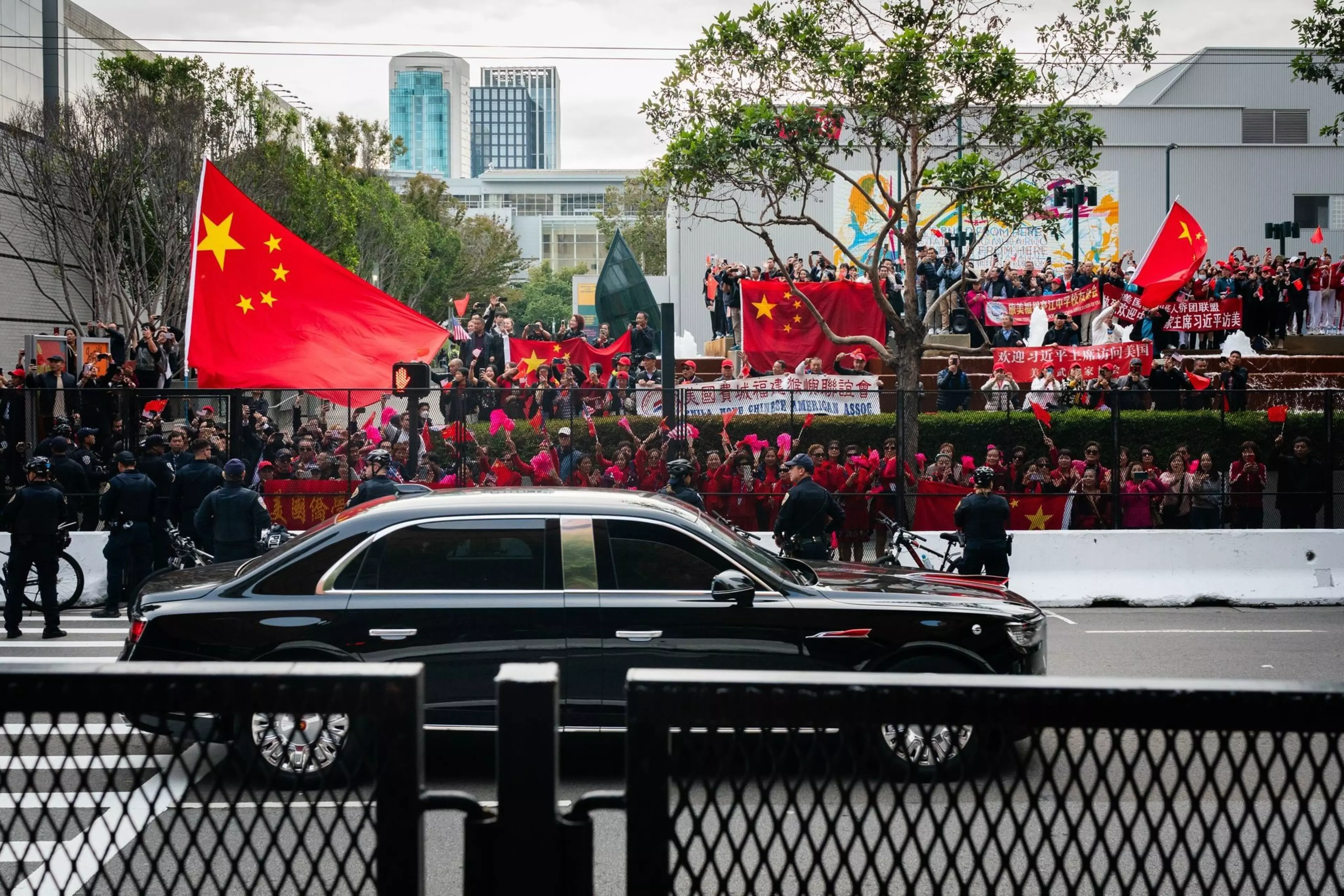 China’s Xi Jinping arrives in San Francisco to fanfare, protests