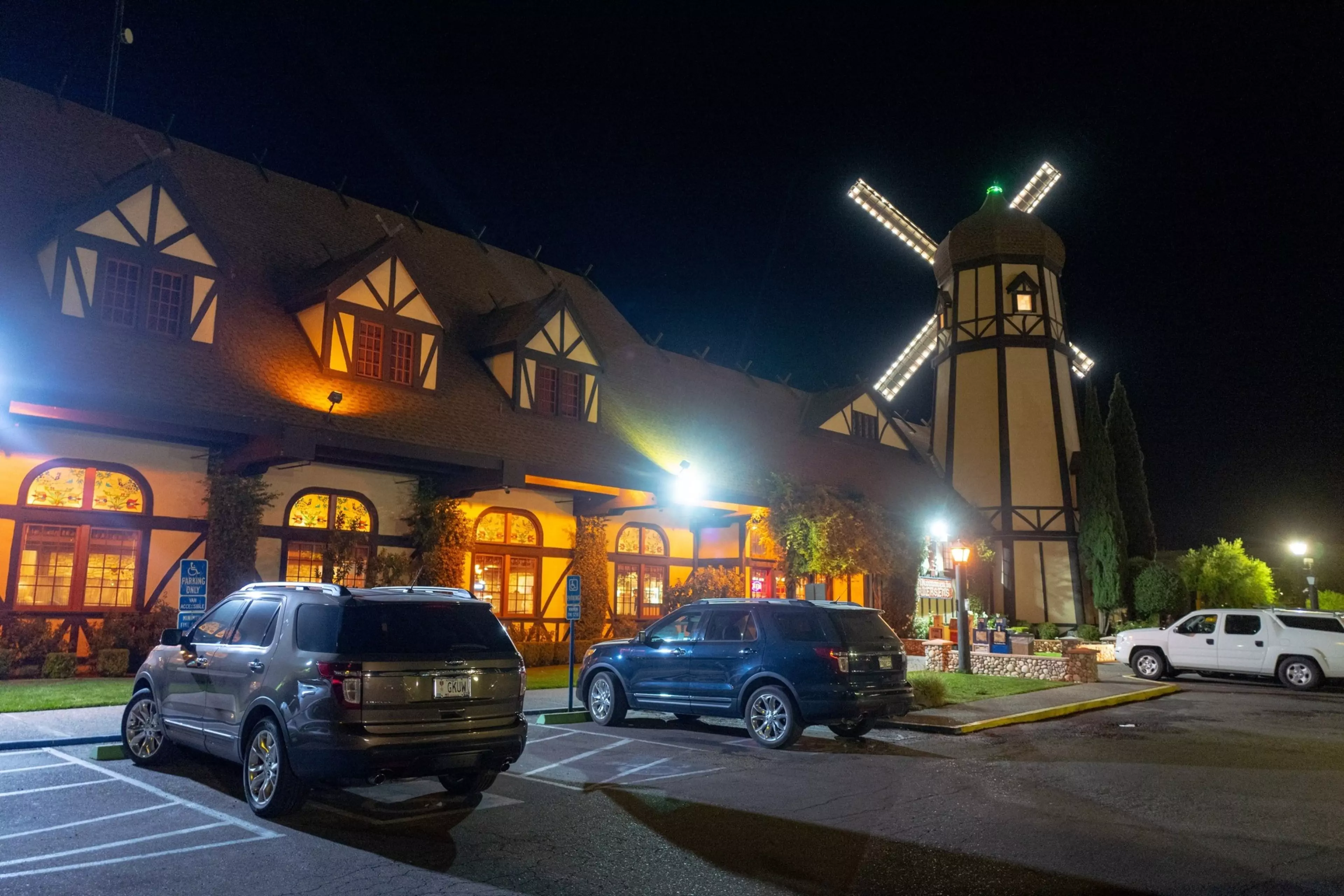 Iconic road trip restaurant on California’s U.S. 101 shutters abruptly ...