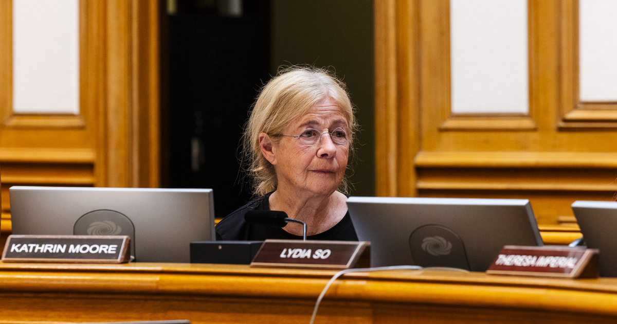 City attorneys warned commissioner about potential ethics breach. She ...