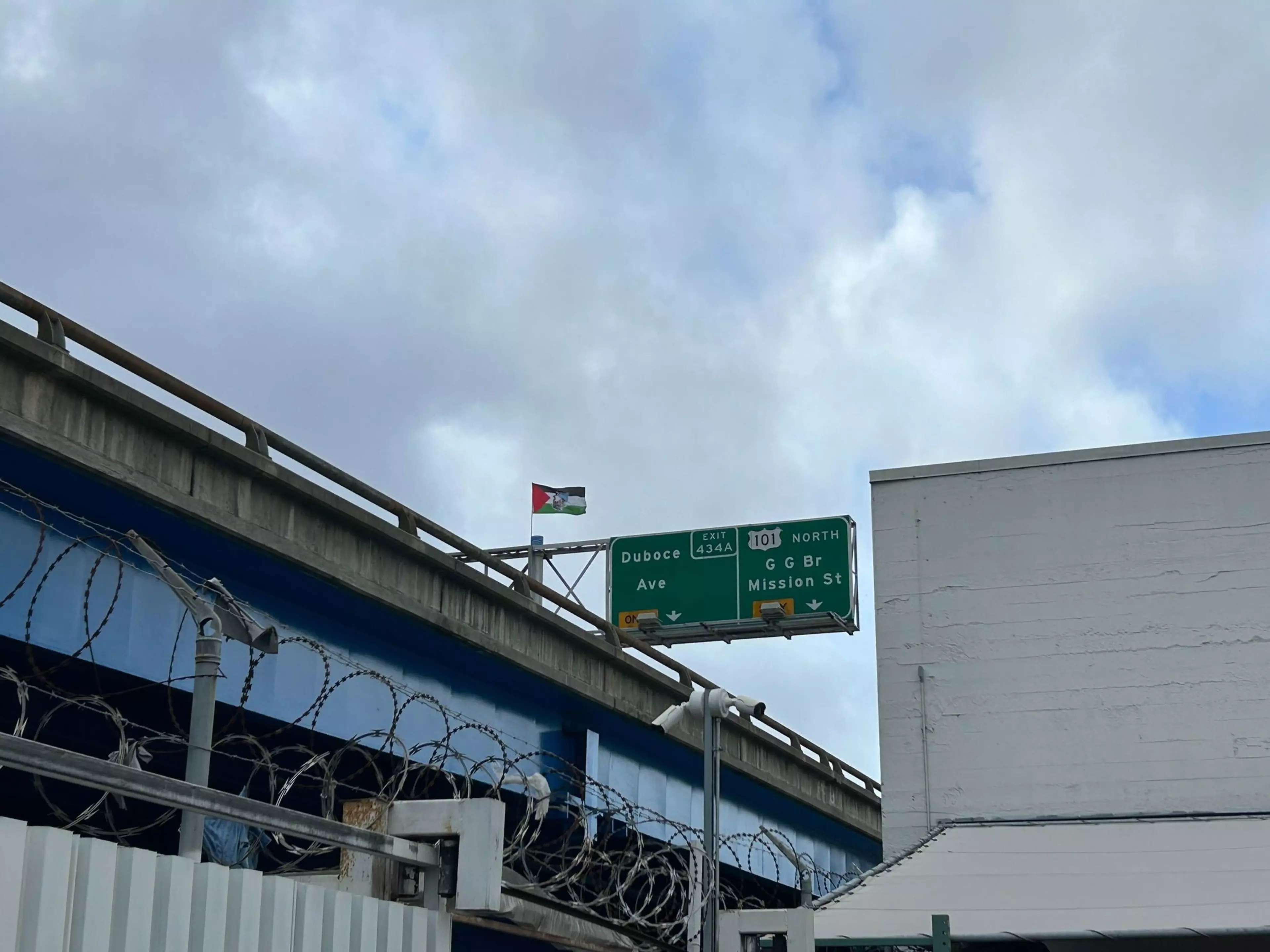 Protesters supporting cease-fire block San Francisco freeway lanes