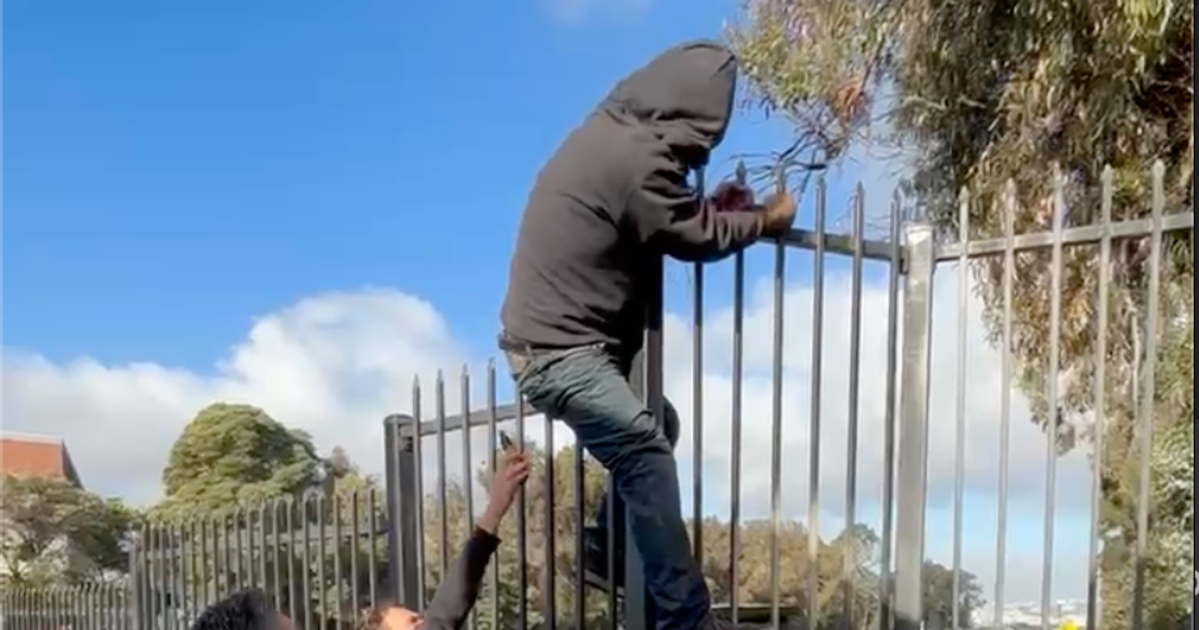 Man impaled on fence near Highway 101 encampment