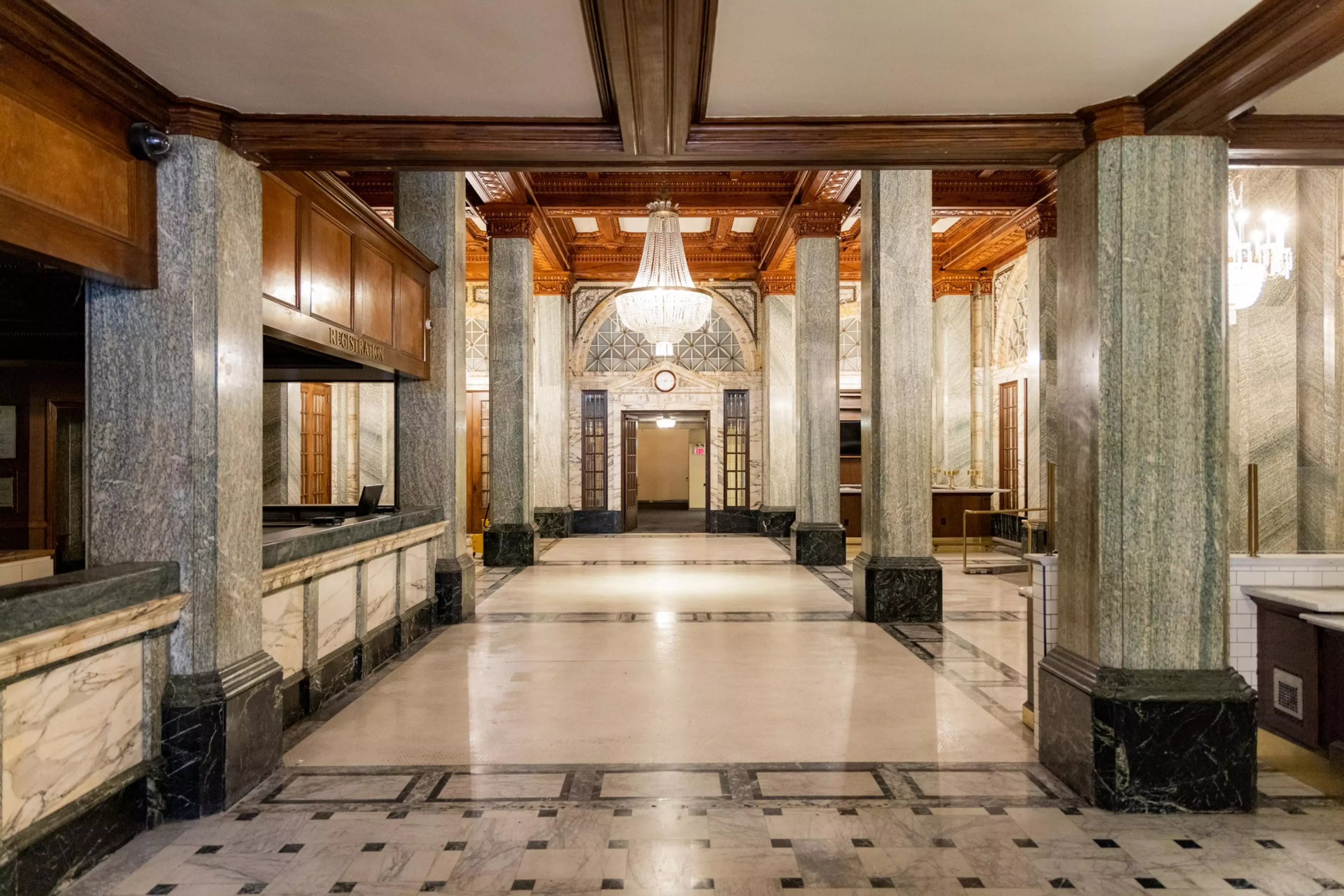 Troubled Mid-Market hotel could reopen after absentee owner is pushed out