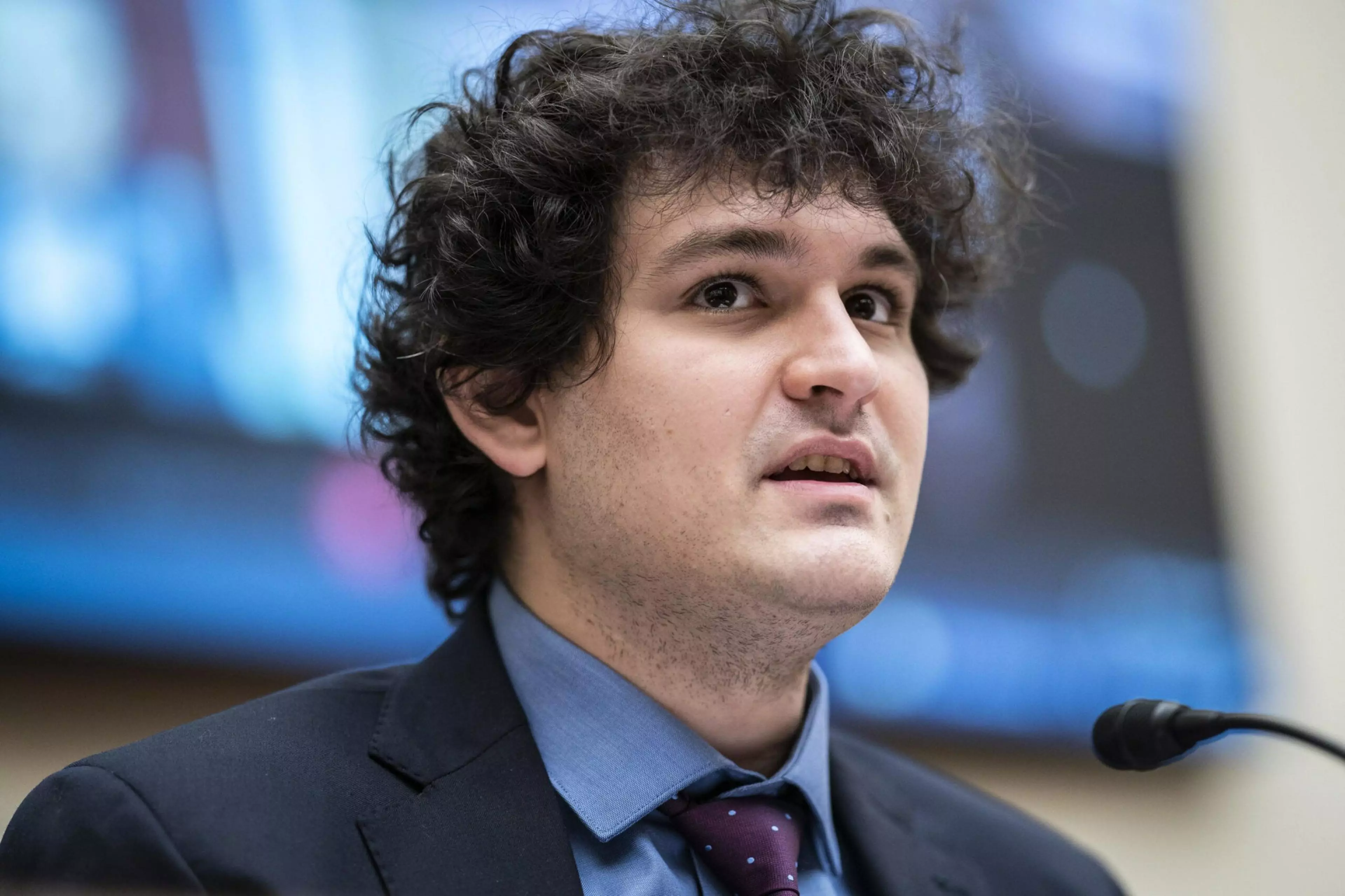 FTX founder should be jailed until trial due to bail violations ...