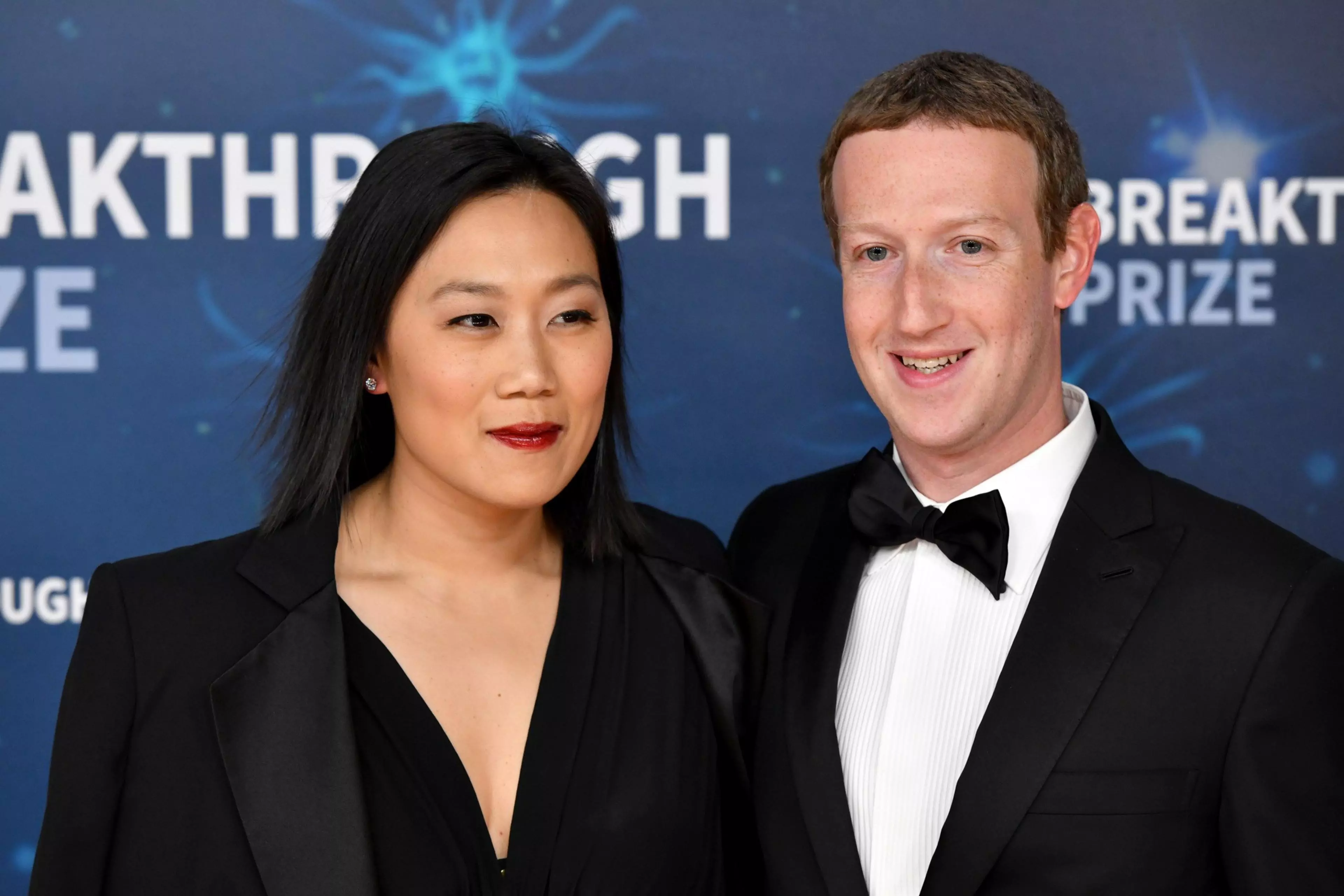 Mark Zuckerberg serenades wife with painful rap remix